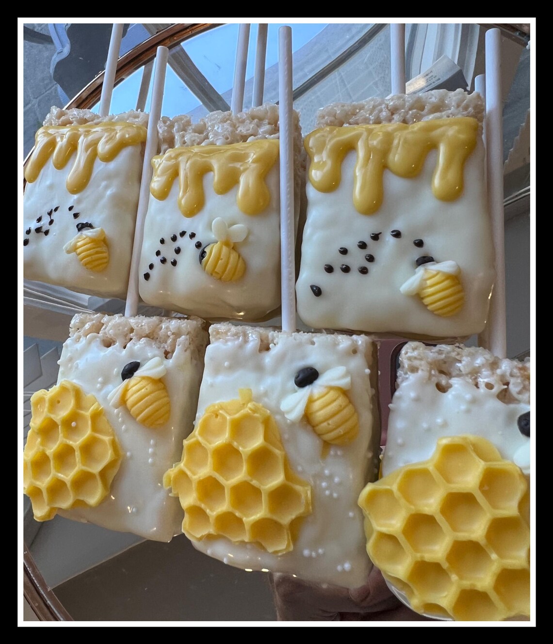 Bee Rice Krispie Treats: Bumble Bee Party Favors - Etsy