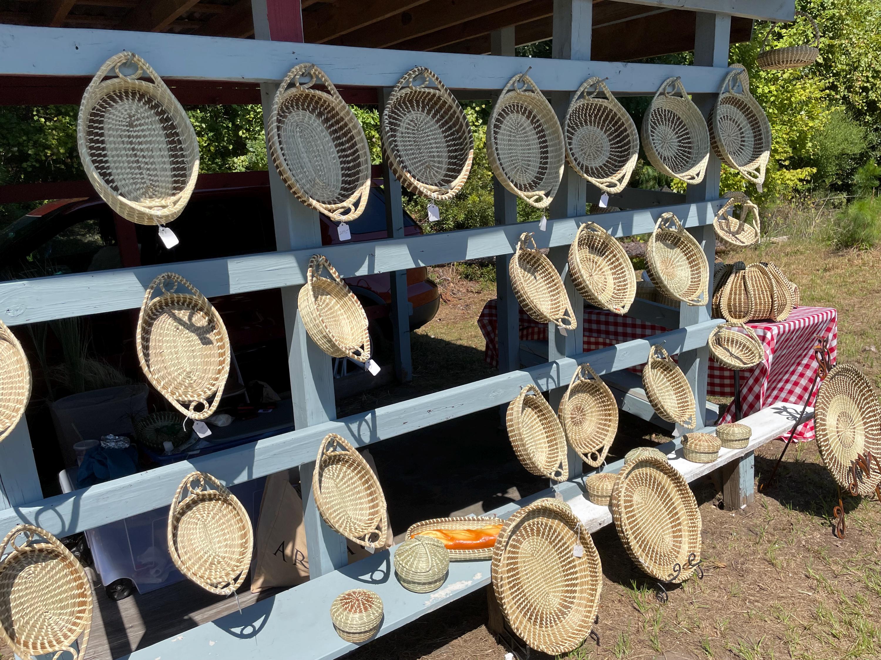 Handmade Gullah Sweetgrass Basket: African-american Craft From South ...