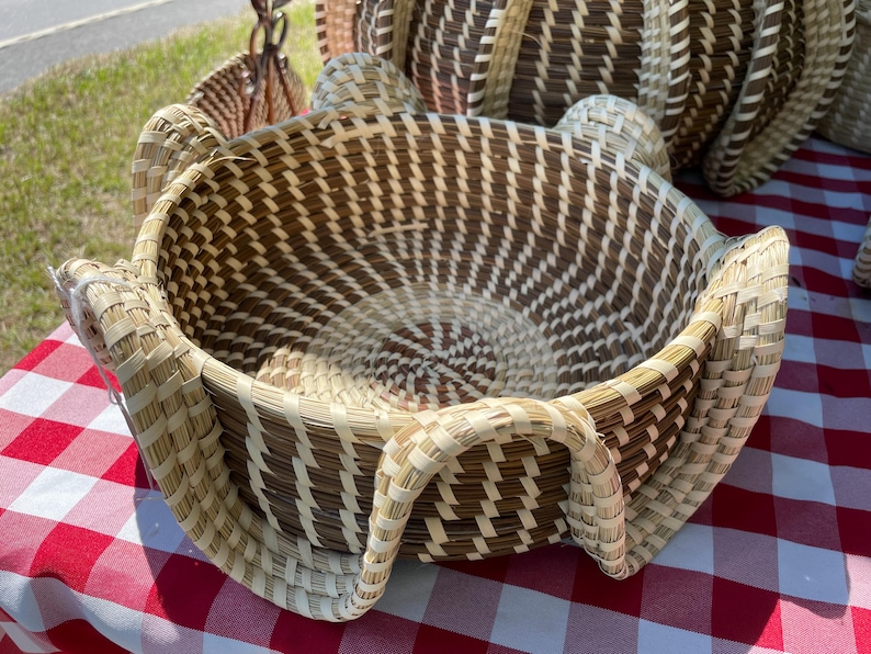 Handmade Gullah Sweetgrass Basket: African-american Craft From South ...