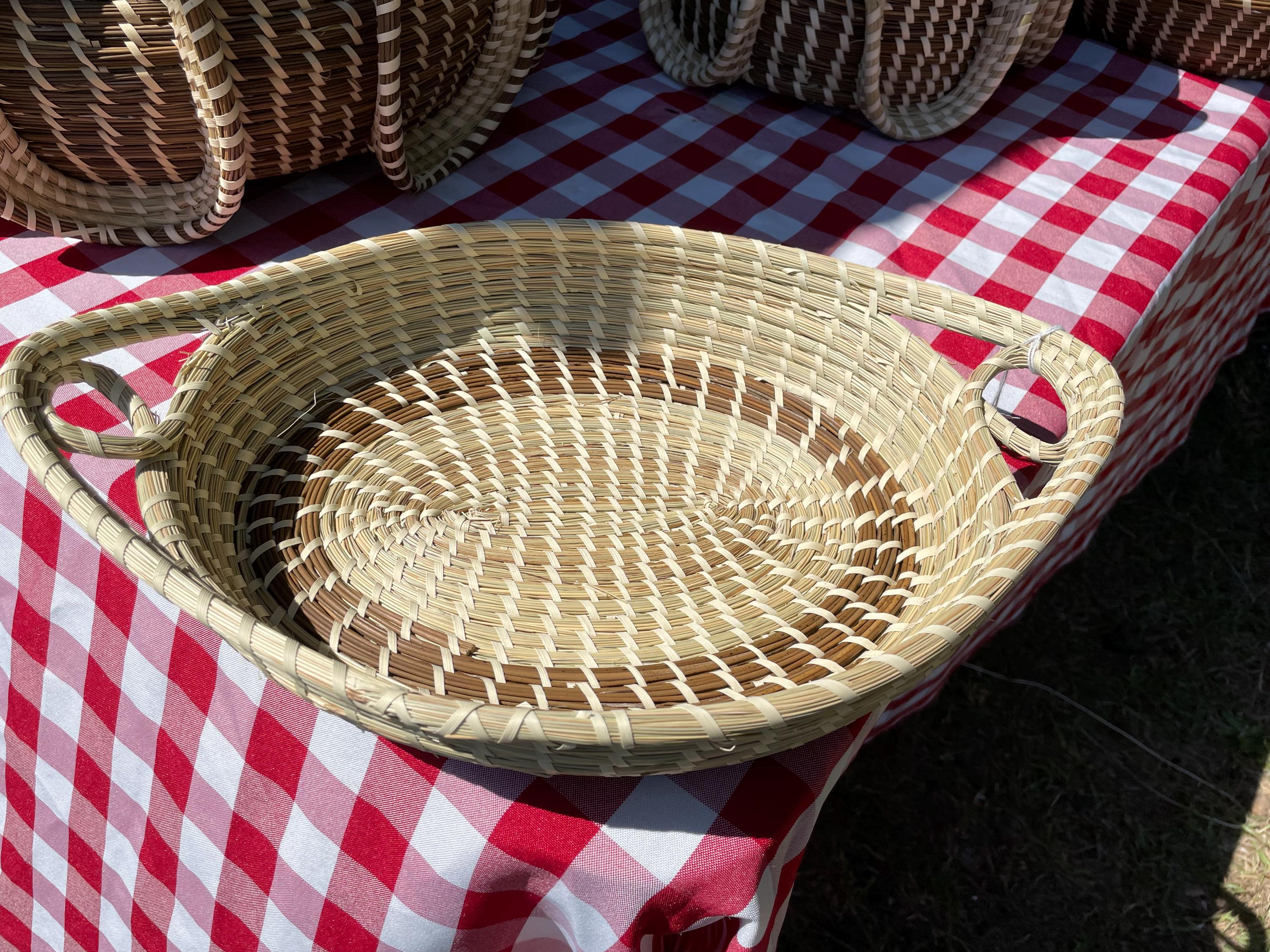 Handmade Gullah Sweetgrass Basket: African-american Craft From South ...