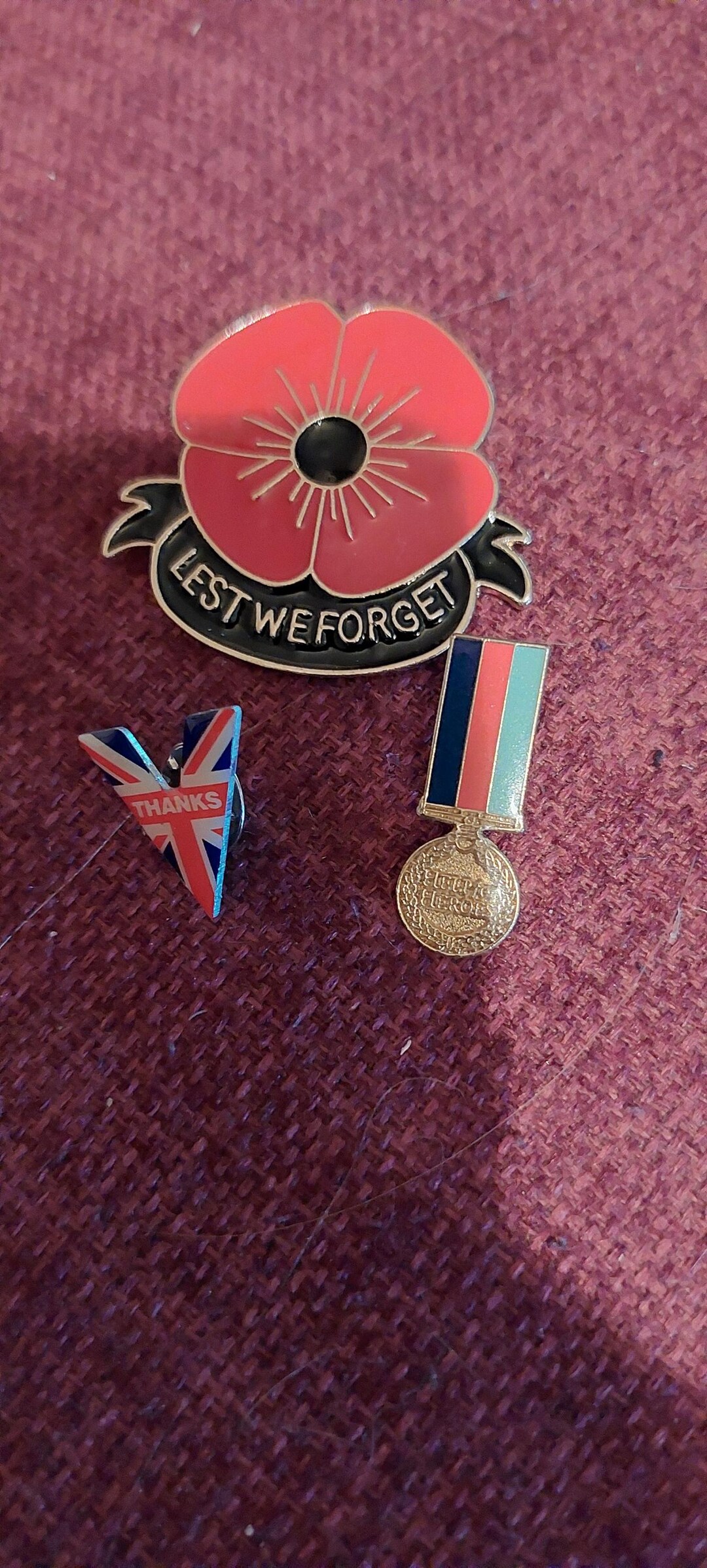 Pin Badges,lest We Forget,vintage Pin Set Remembrance,thanks,help for ...