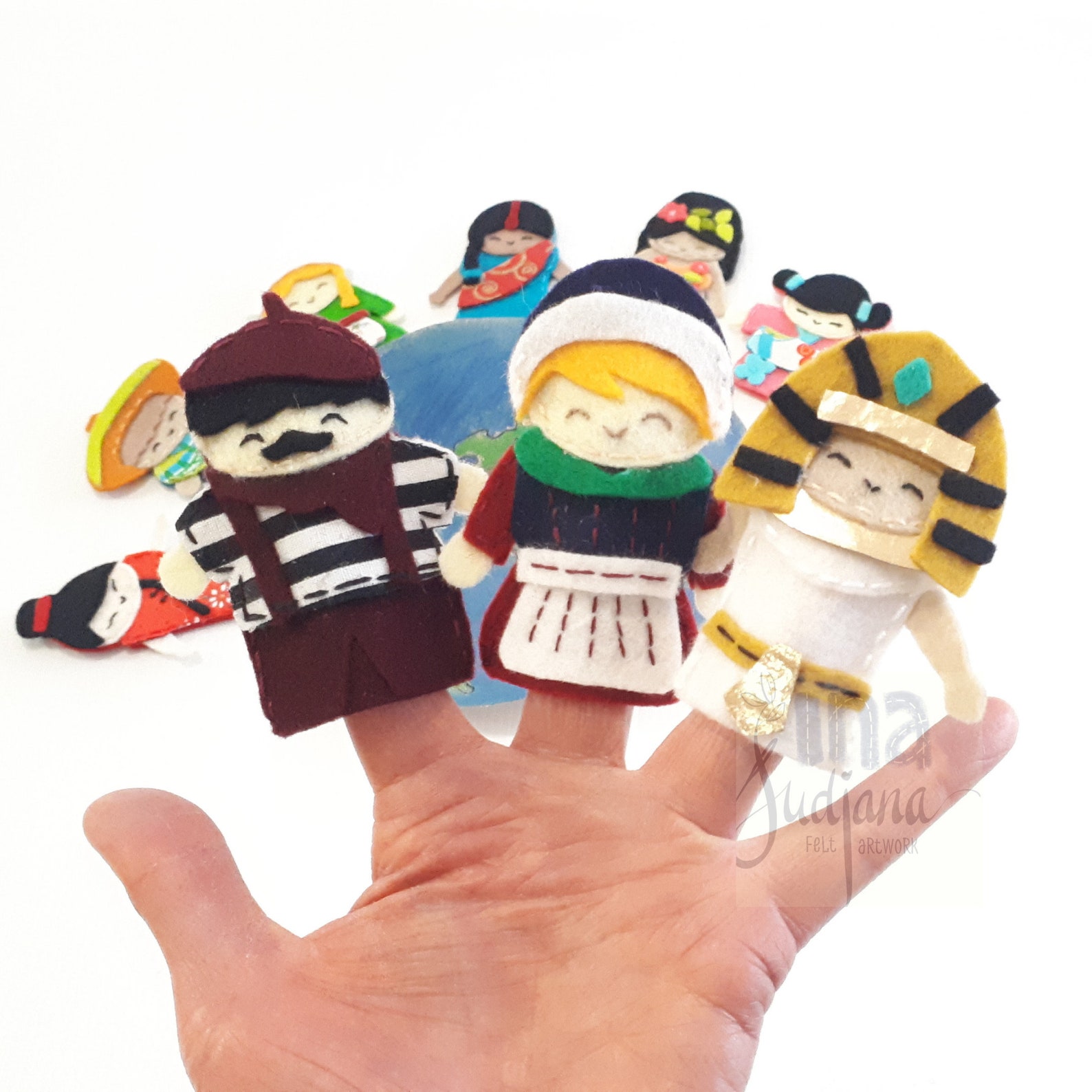 Friends of the World - Set of 5 Felt Finger Puppets, Pretend Play ...