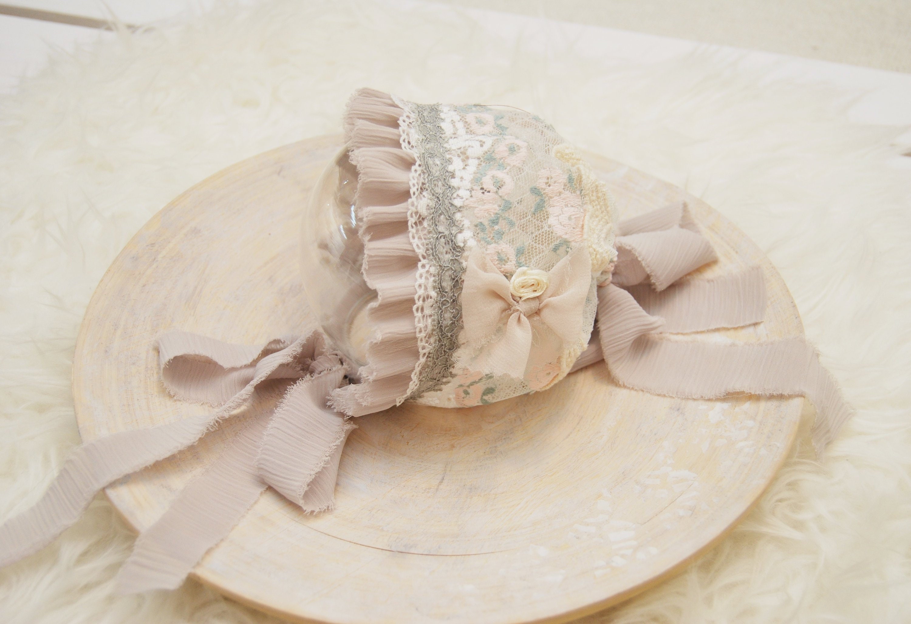 Newborn bonnet photo prop, baby girl bonnet lace, newborn photography props