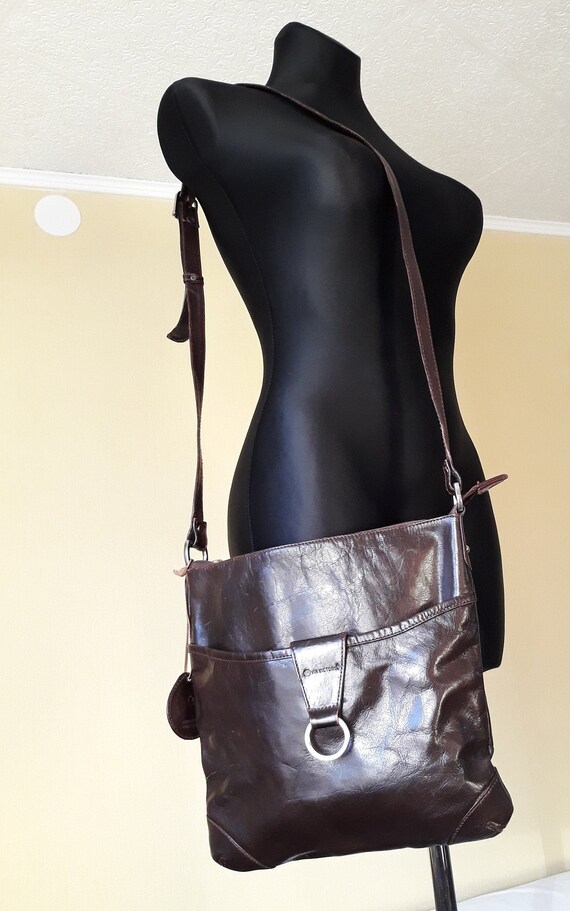 Vintage chestnut brown leather shoulder bag, large cr… - Gem