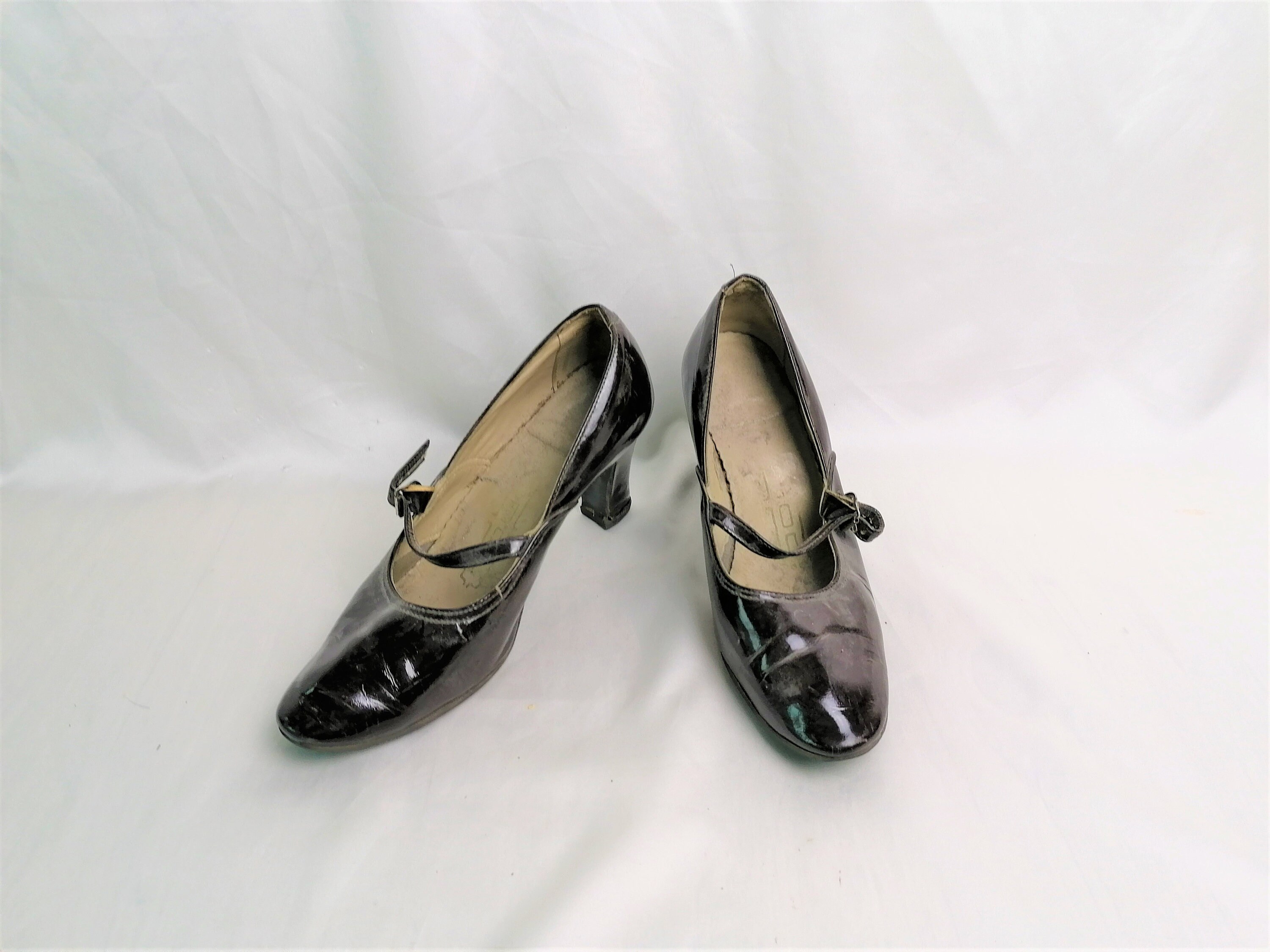 Vintage Black Lacquer Leather Pumps Round Toe Pumps Black Leather Shoes ...