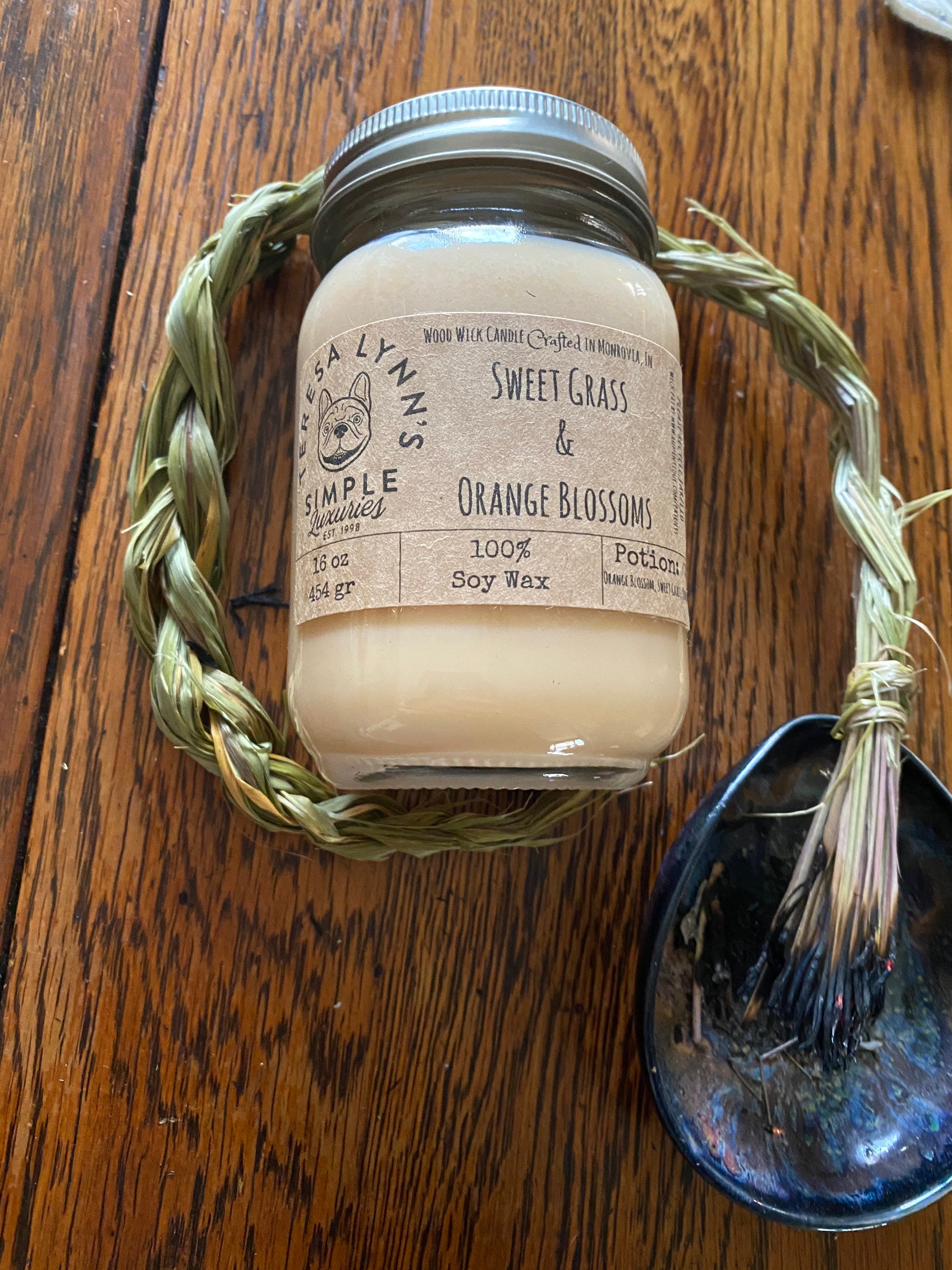 Sweet grass, orange blossom, scented candle, wooden wick, soy candle ...