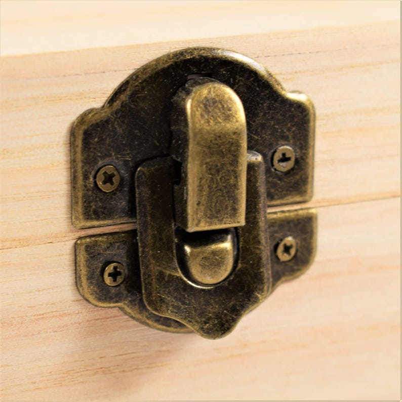 Engraved & Personalised Wooden Key Box Family Key Box | Etsy