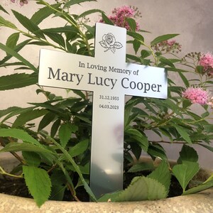 Personalised, Engraved Grave Memorial Marker Stakes, Remembrance Cross ...