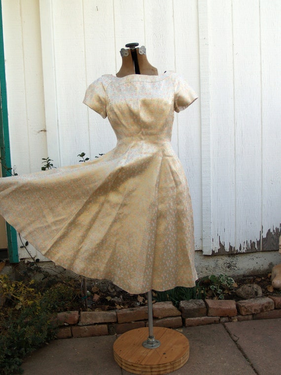 Mid Century Ivory Gold and Pastel Brocade Formal Dres… - Gem