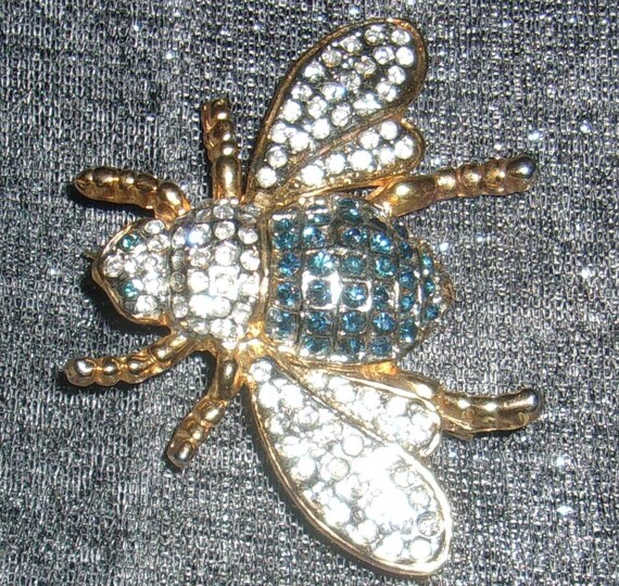 BEE Pretty, Pretty, rhinestone Pin - Gem