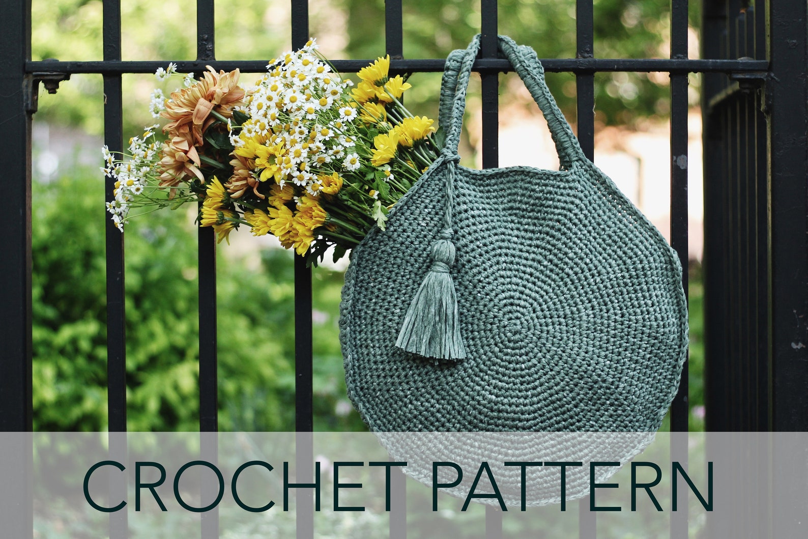 Crochet Pattern // Round Circle Handbag Tote Beach Market Purse Tassel ...