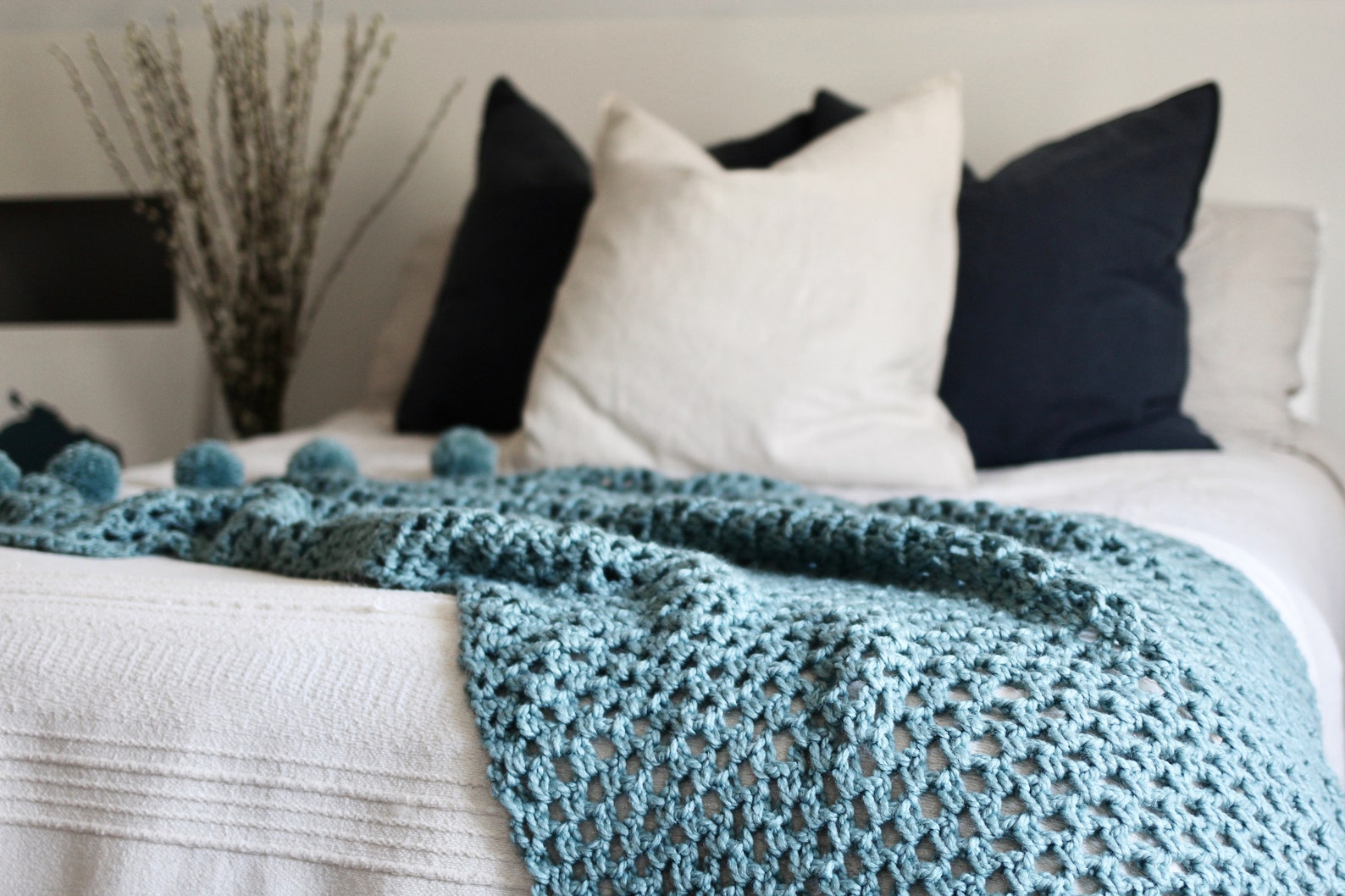 Crochet Pattern // Mesh Net Pompom Blanket Afghan Coverlet Throw ...