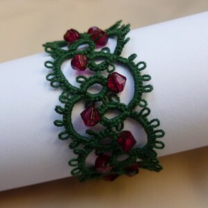 Tatting Bracelet- Green, Ruby Color - Gift for Her - Etsy
