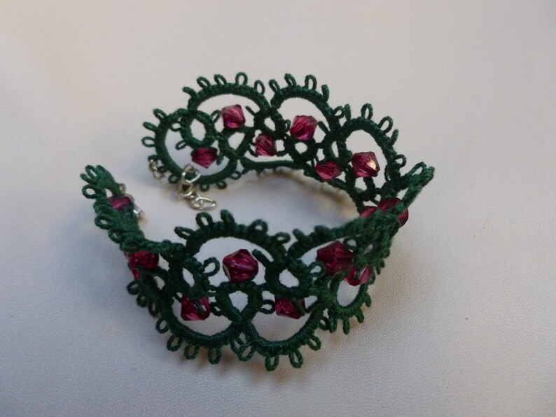 Tatting Bracelet- Green, Ruby Color - Gift for Her - Etsy