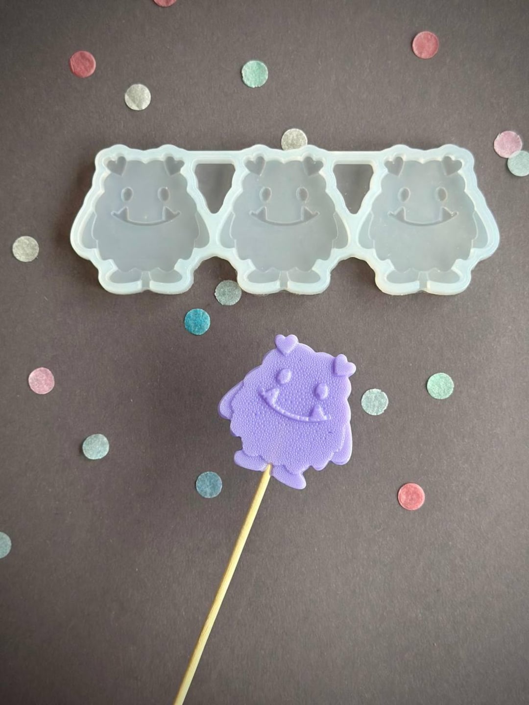 Monster With Heart Silicone Mold – Lollipop Candy, Valentine's Desserts ...