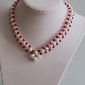 Red and White Pearl Necklace - Etsy