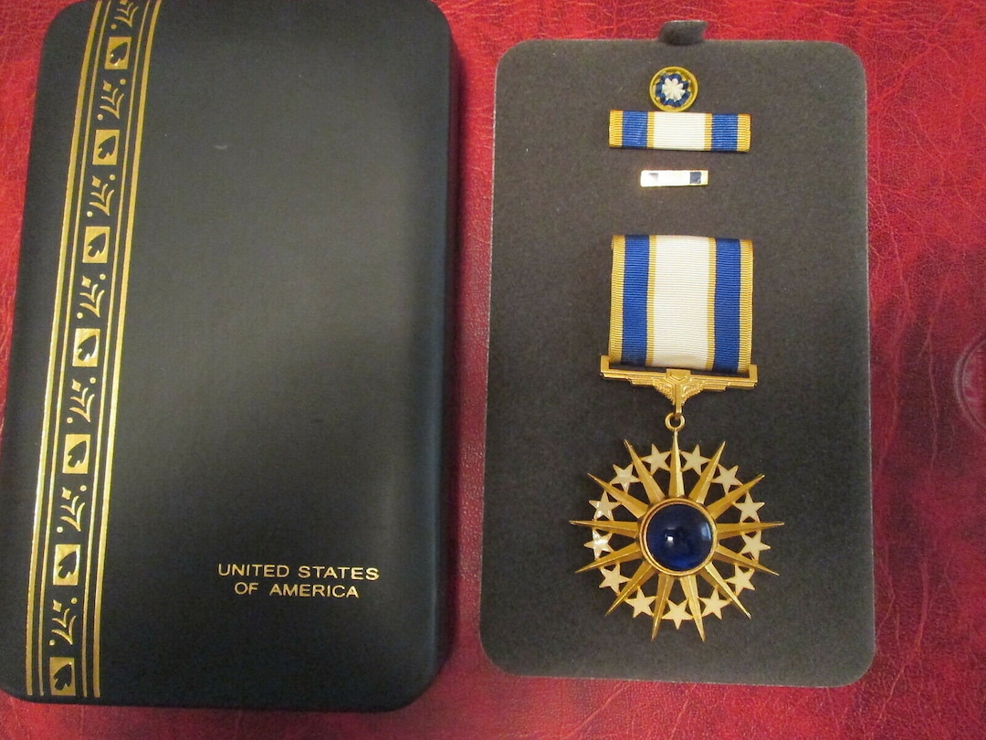US Air Force Distinguished Service Medal With Case - Etsy