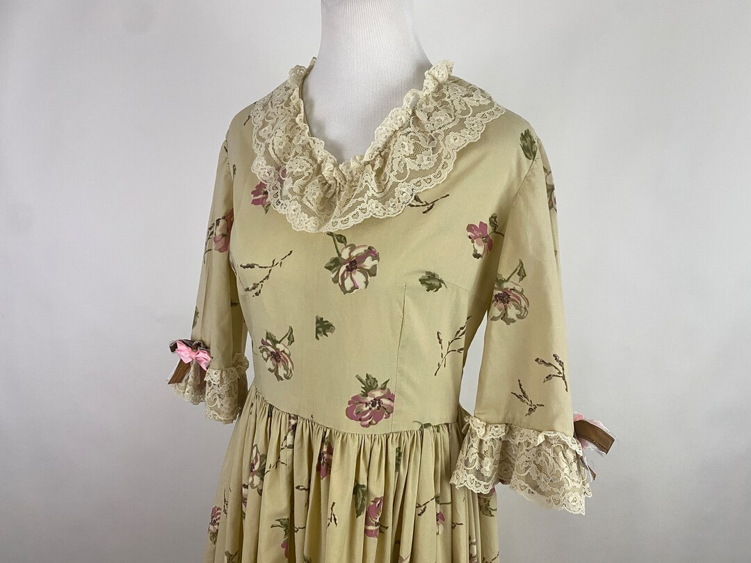 Floral Colonial Cosplay Dress Medium Georgian Beige Mauve Pink Floral ...