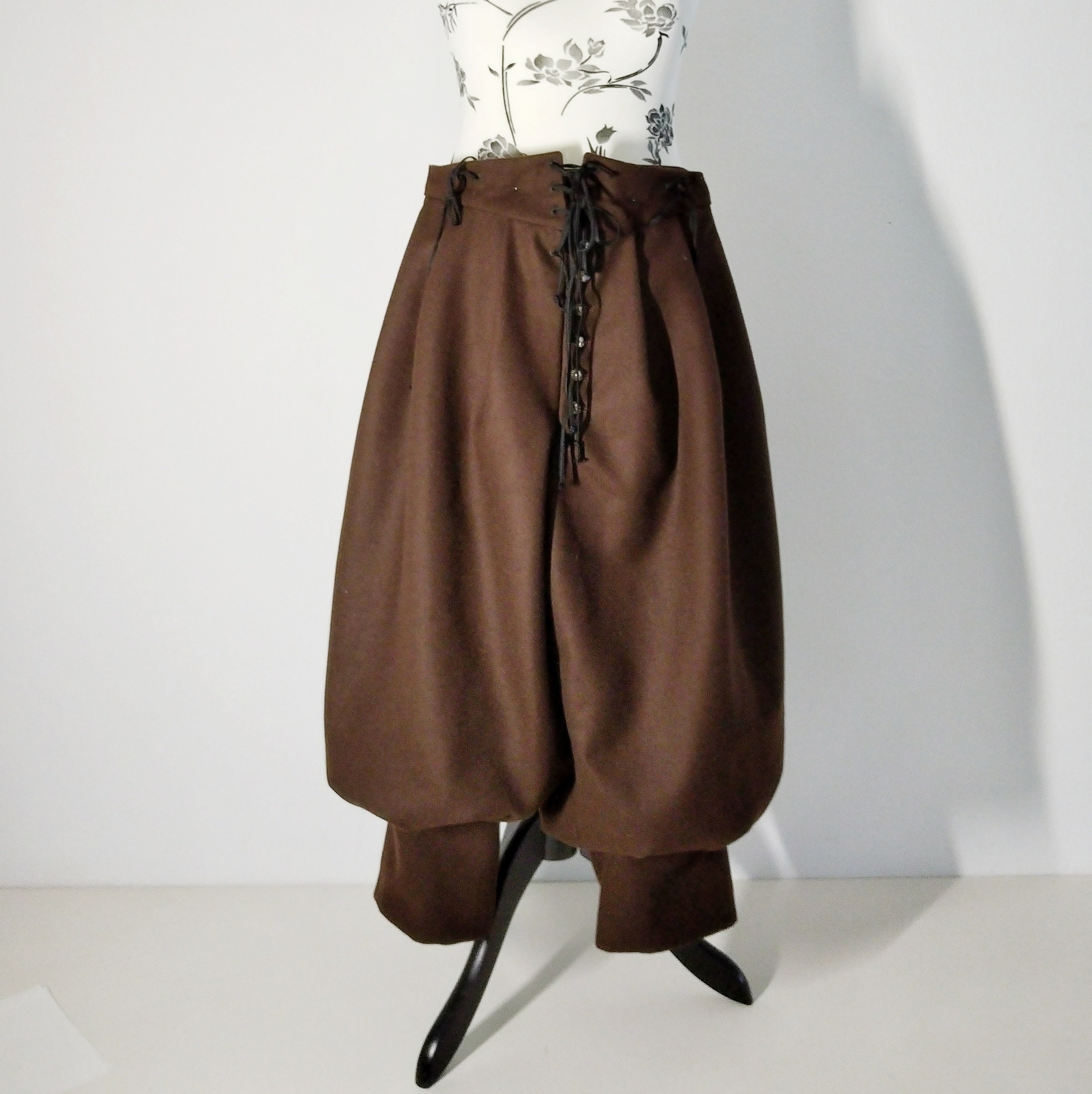 17th Woolen Breeches, Brown Puffy Renaissance Military, Musketeer and ...