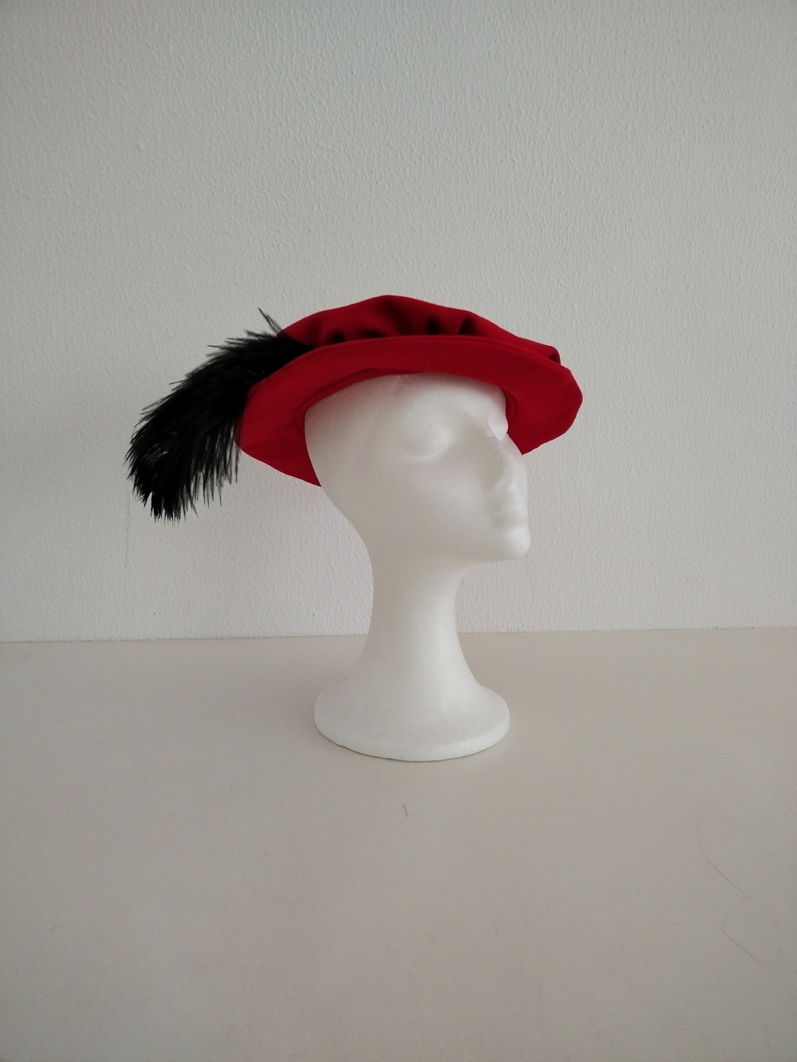 Renaissance Cap, Tudor Red Woolen Hat Adorned With a Black Feather ...