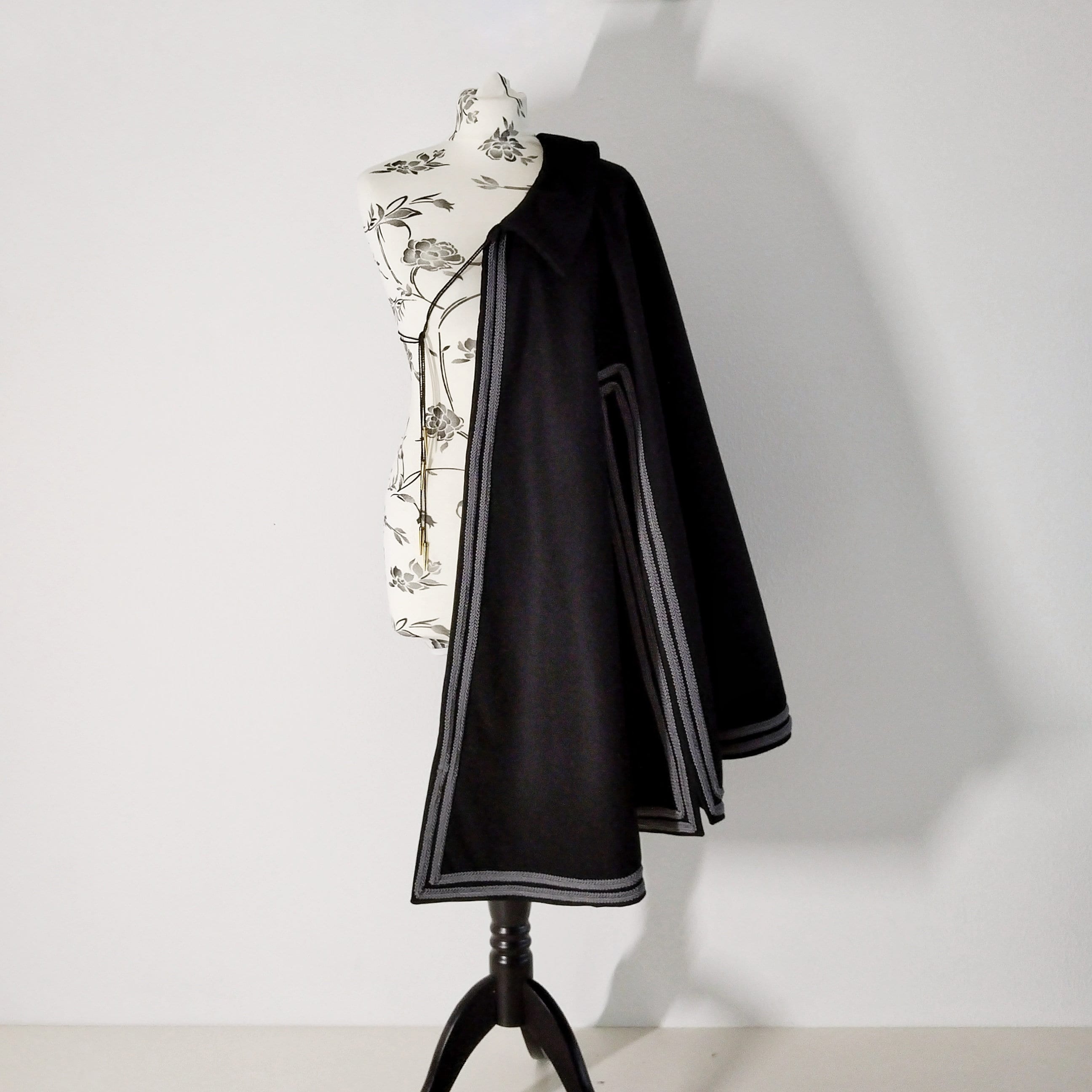 Fencing Woollen Cape, Rapier and Sword Black Cape, Decorated With Trims ...