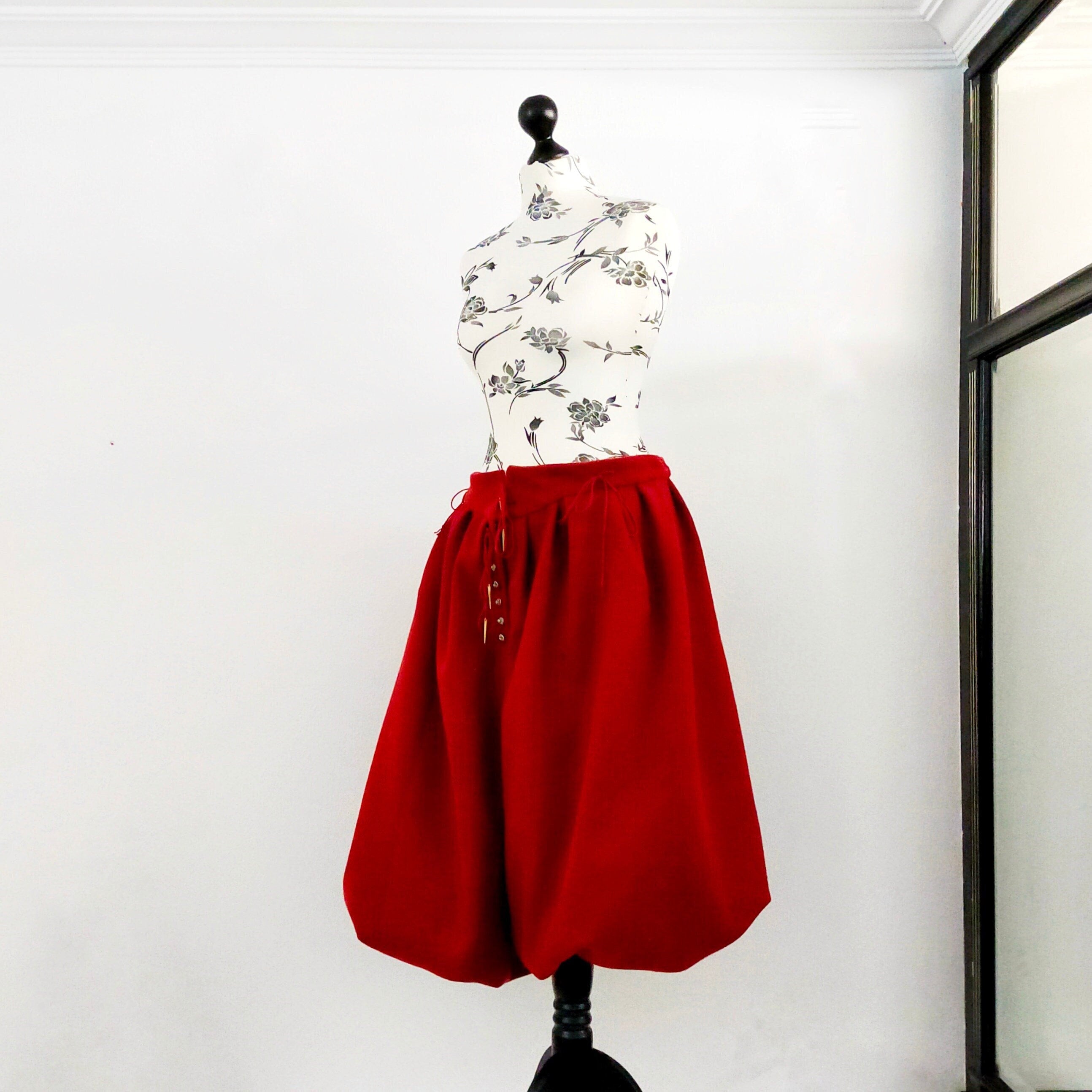 Trunkhose, 17th Pants. Puffy Red Breeches, Early 17th Century Wide ...