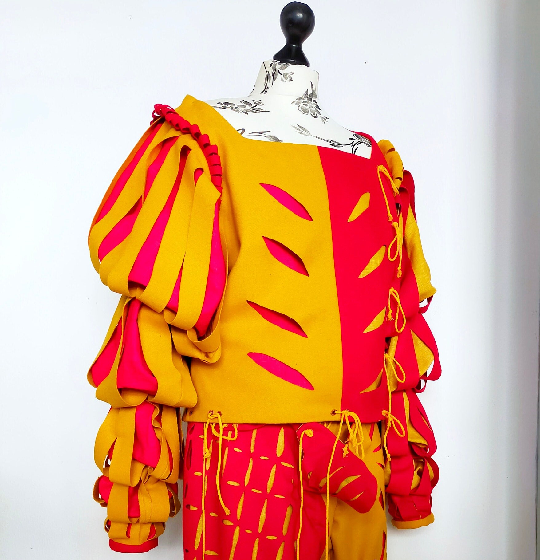 Landsknecht Doublet With Herringbone Cuts, Lansquenet Wams in Red and Yellow With Wide Flap for ...