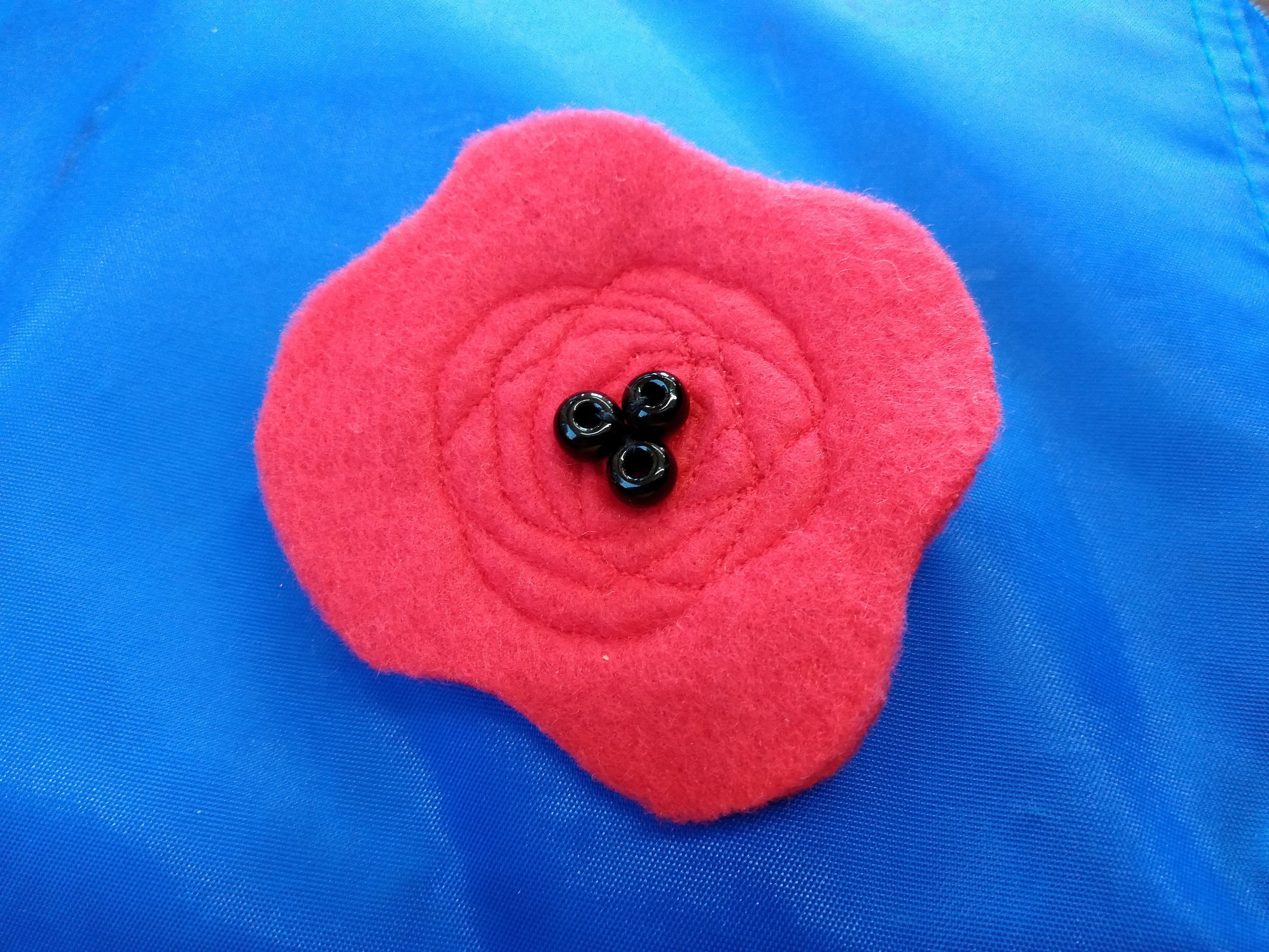 Red Poppy Lapel Pin for Memorial Day Remembrance Lest We Forget - Etsy
