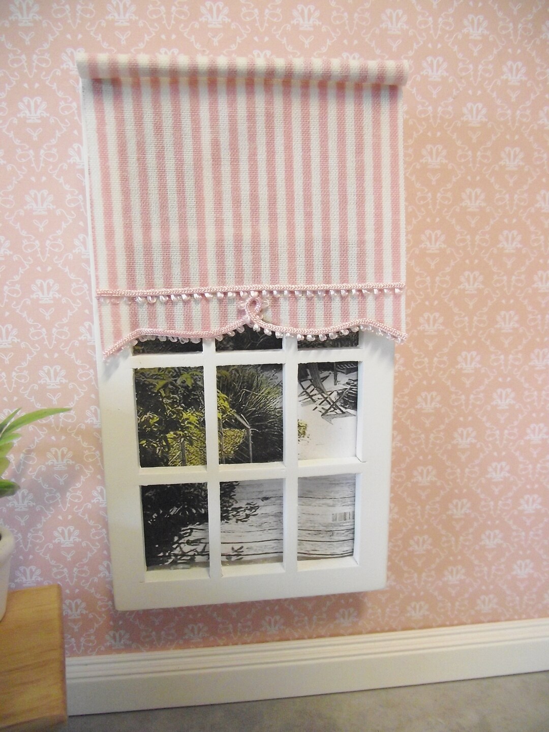 Miniature Doll House 12th Scale Window Dressing Cream & Pink Roller ...
