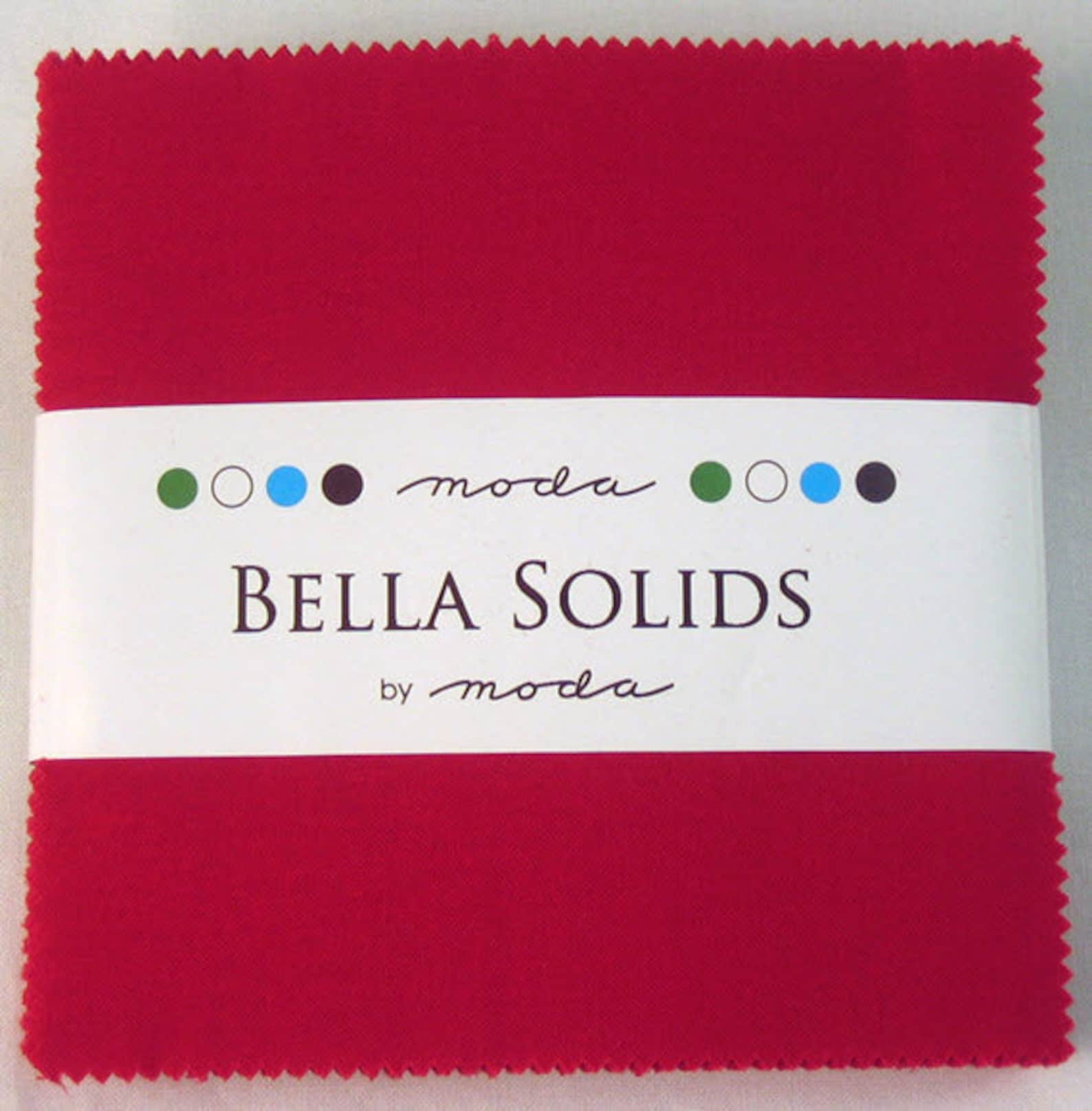BELLA SOLIDS Charm Pack in Red - (42) 5" X 5" Squares - Cotton Quilt ...