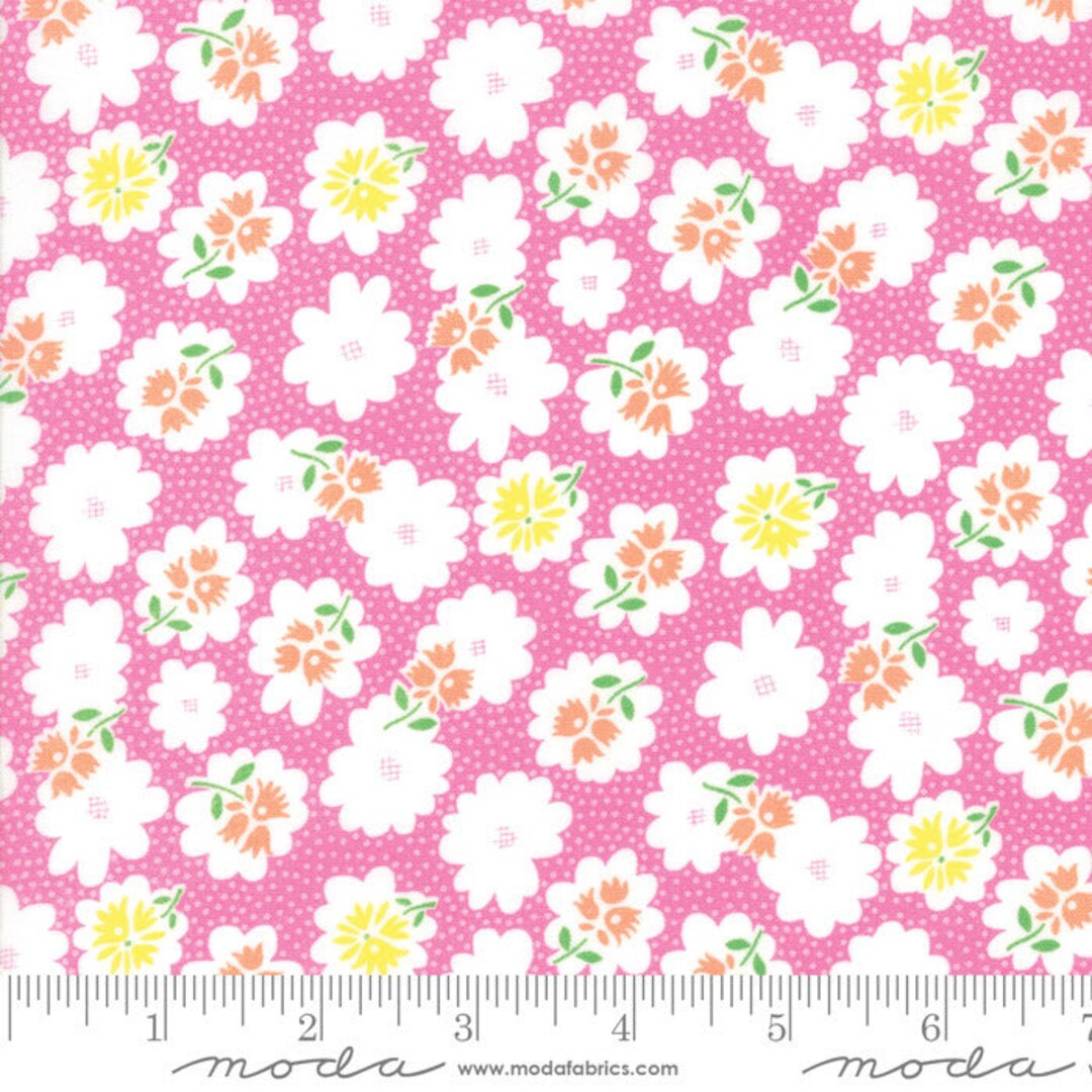 FIDDLE DEE DEE Flower Fiddle in Pink Yellow Floral Cotton Quilt Fabric ...