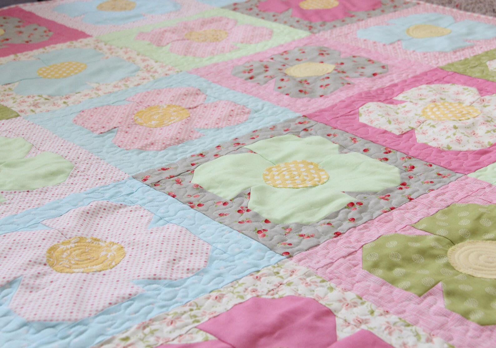 Sophie Quilt Pattern 132 by Cluck Cluck Sew Pretty Flower - Etsy