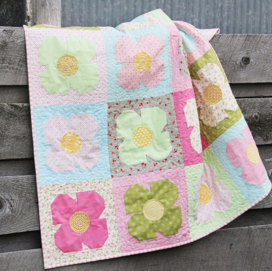 Sophie Quilt Pattern 132 by Cluck Cluck Sew Pretty Flower - Etsy