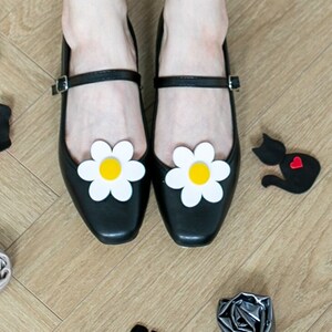 Beautifu Daisy Shoe Clips Flowers, Daisy Shoe Custom Accessories for ...