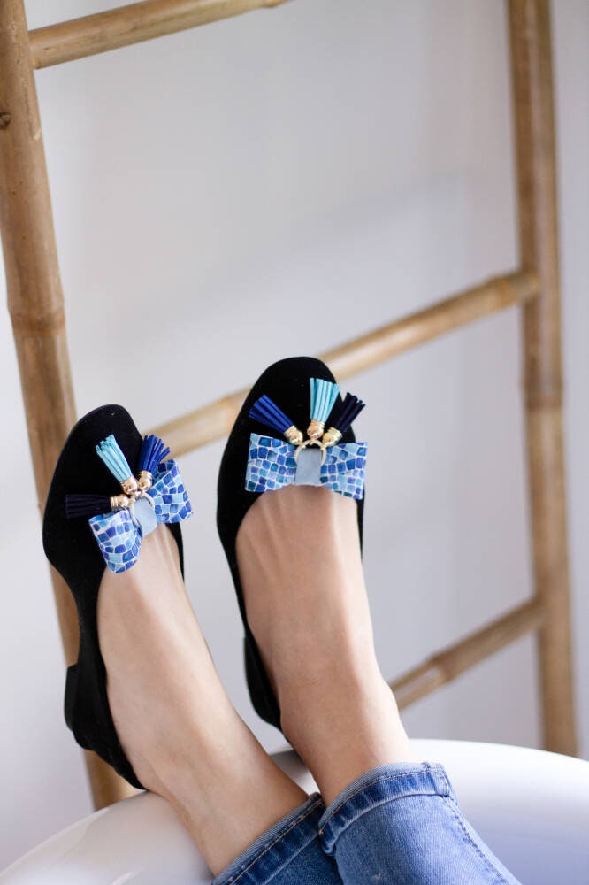 Mosaic Fabric Blue Shoe Bows With Mini Tassels, Retro Print Tassel ...