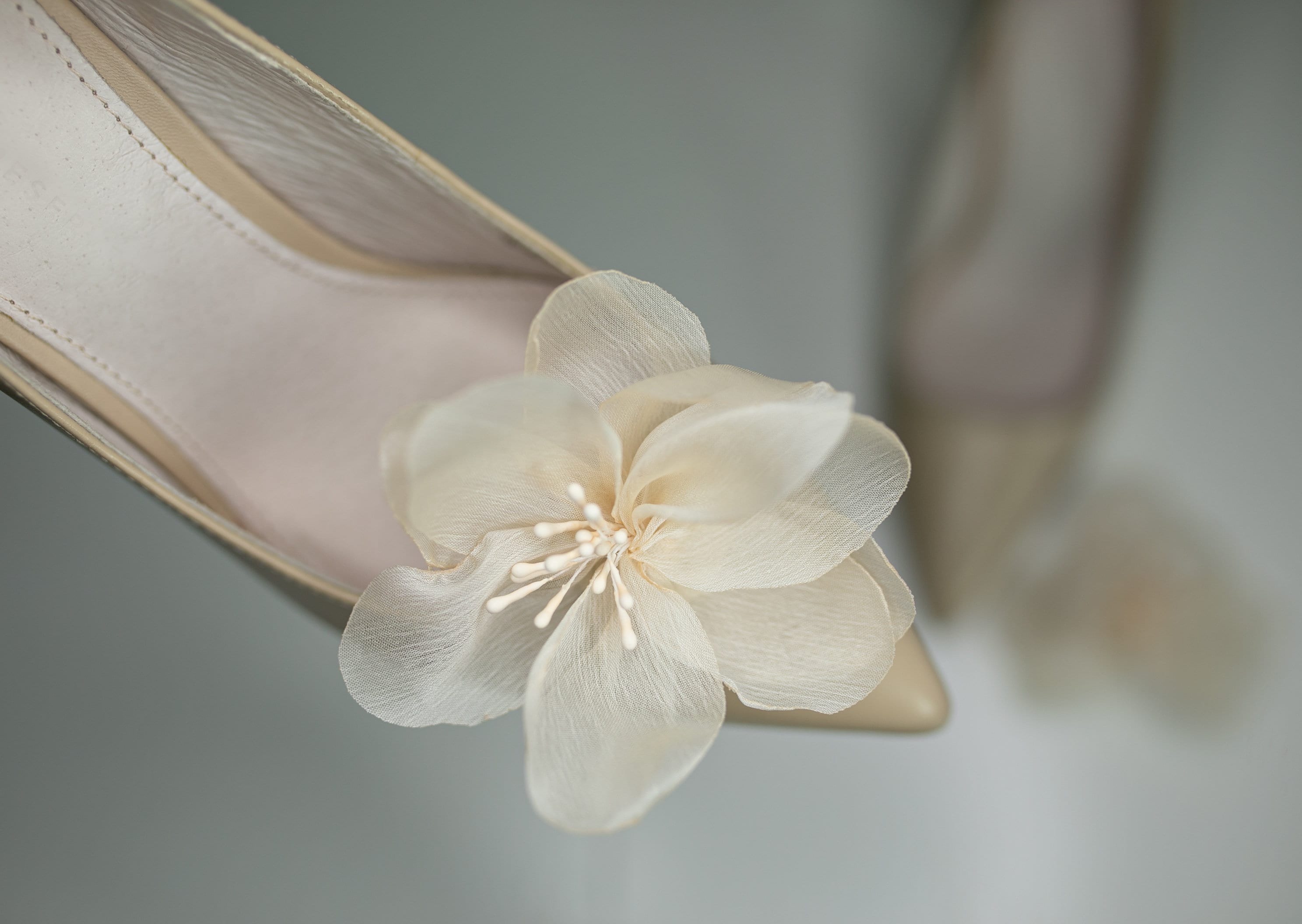 2 Pcs Beautiful Flower Wedding Shoes Clips, Beige Flowers Shoe Clips ...