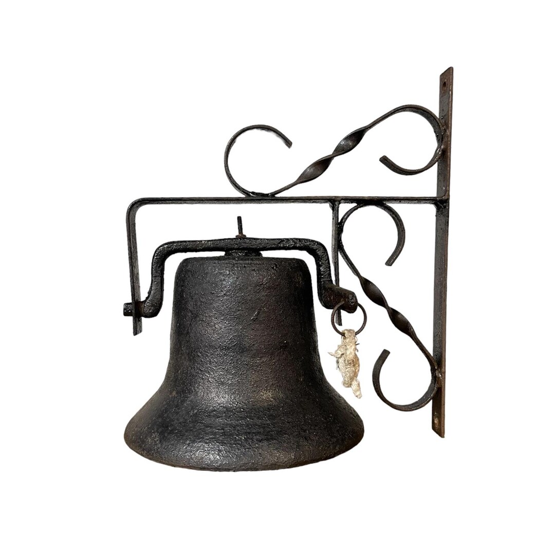 Vintage Cast Iron Dinner Bell - Large Heavy Duty Wall, Post Mount ...