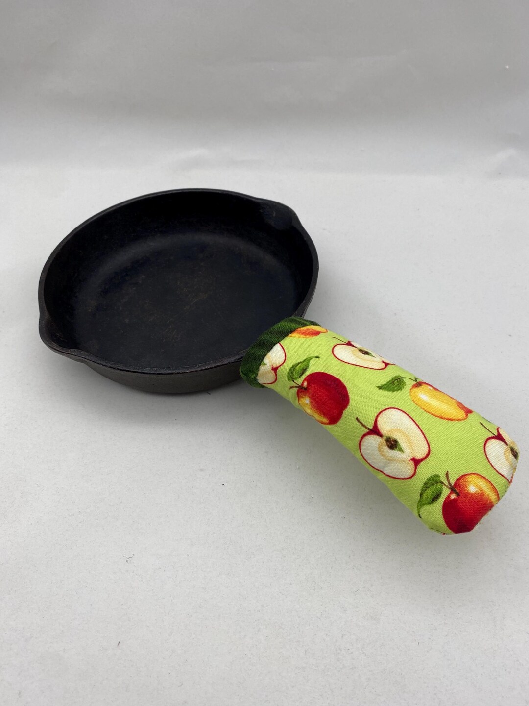 Cast Iron Handle Cover - APPLES, Red Delicious, Granny Smith, Yellow ...