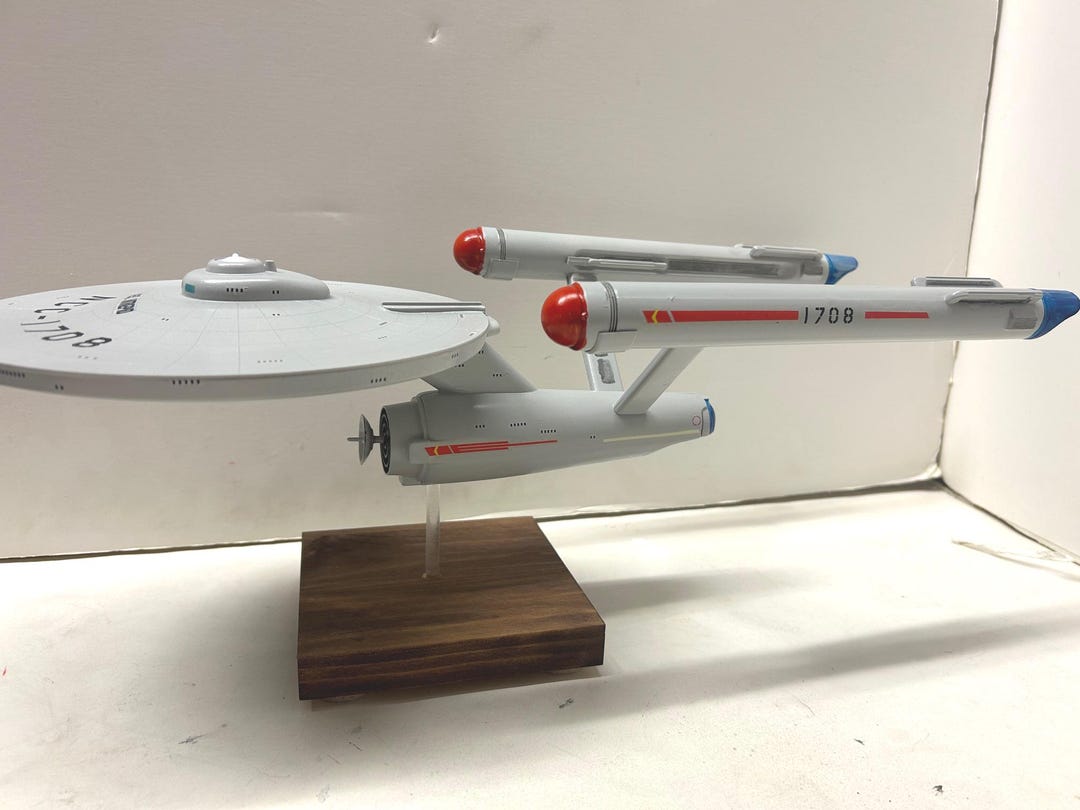 NCC-1708 USS Intrepid- Star Trek- PLASTIC Scale Model -18 Inch Length ...