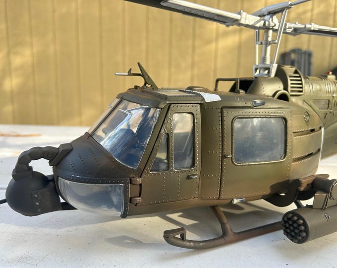 UH-1B Huey Helicopter---detailed Scale Model- HUGE 1/18 Scale - Etsy