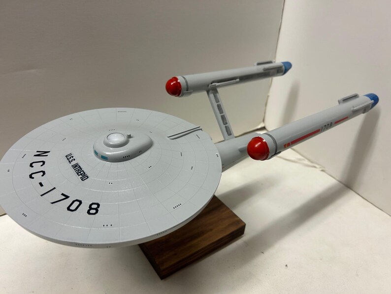 NCC-1708 USS Intrepid- Star Trek- PLASTIC Scale Model -18 Inch Length ...