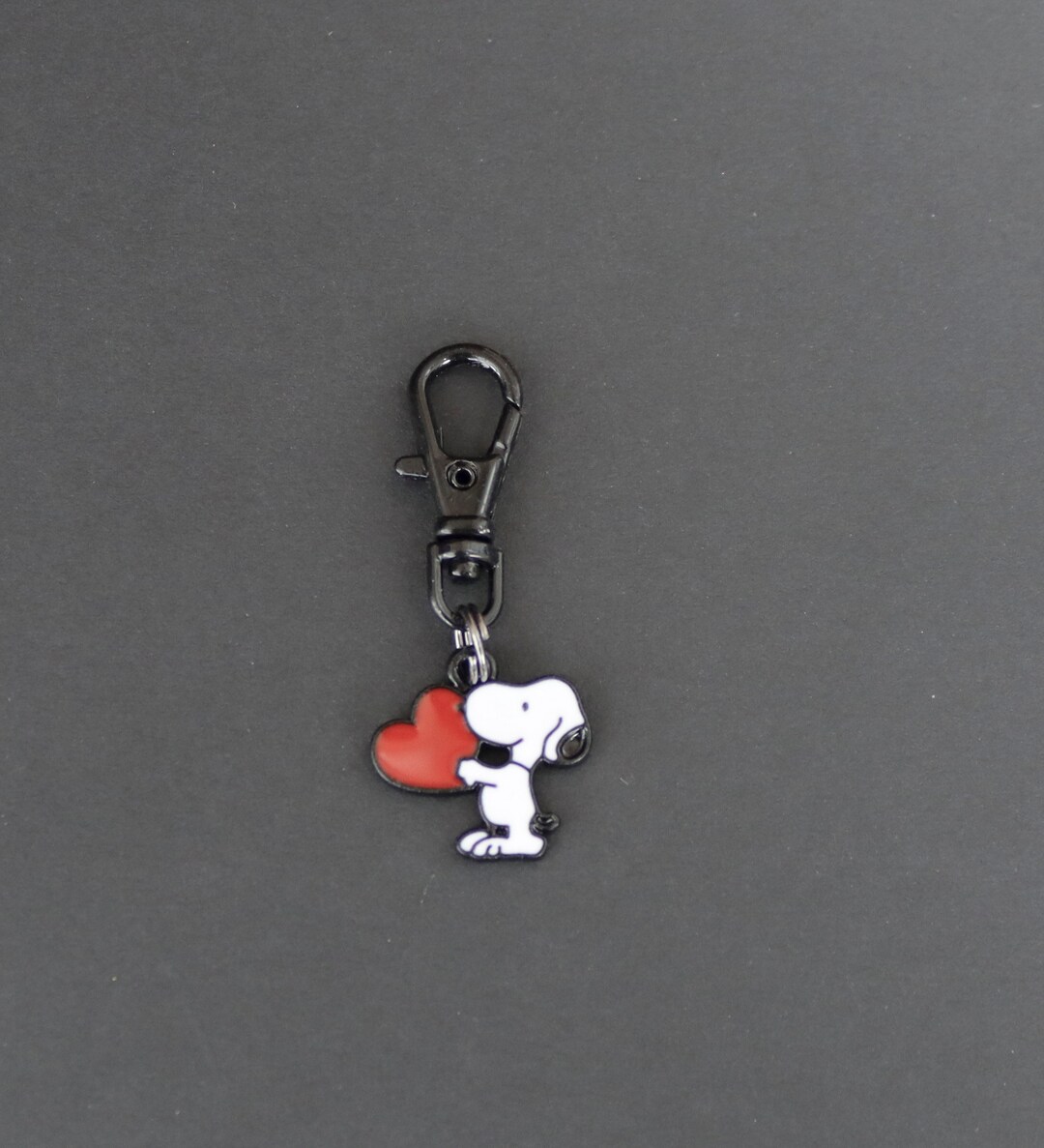 Peanuts-cartoon Character Zipper Charm With Red Heart-enamel-very TINY ...