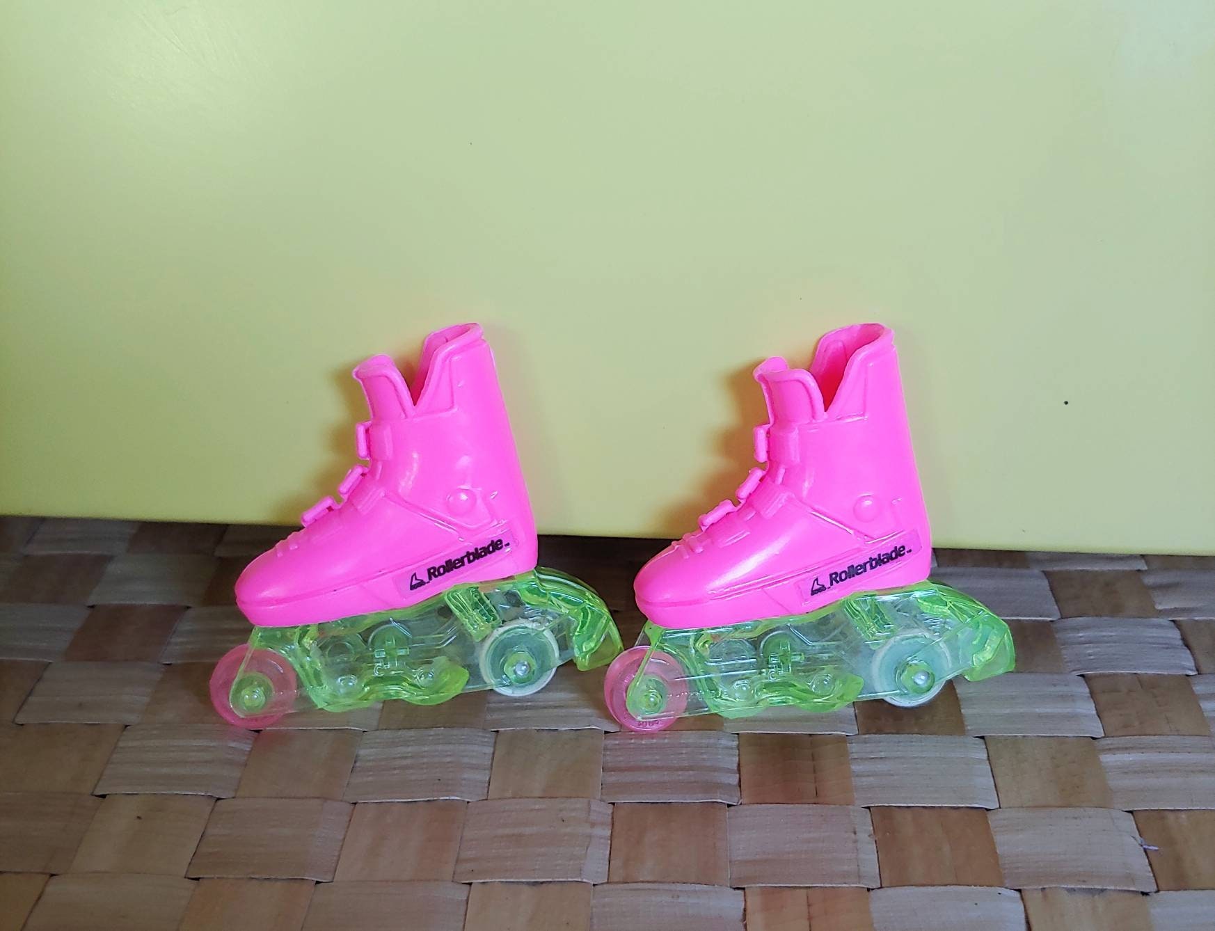 Vintage Barbie Rollerblades With Sparking Action 1991 Rollerblading ...