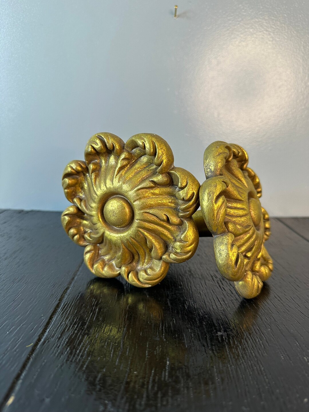 Vintage Set Pair Mediallion Ornate Heavy Brass Gold Round Royal Curtain ...