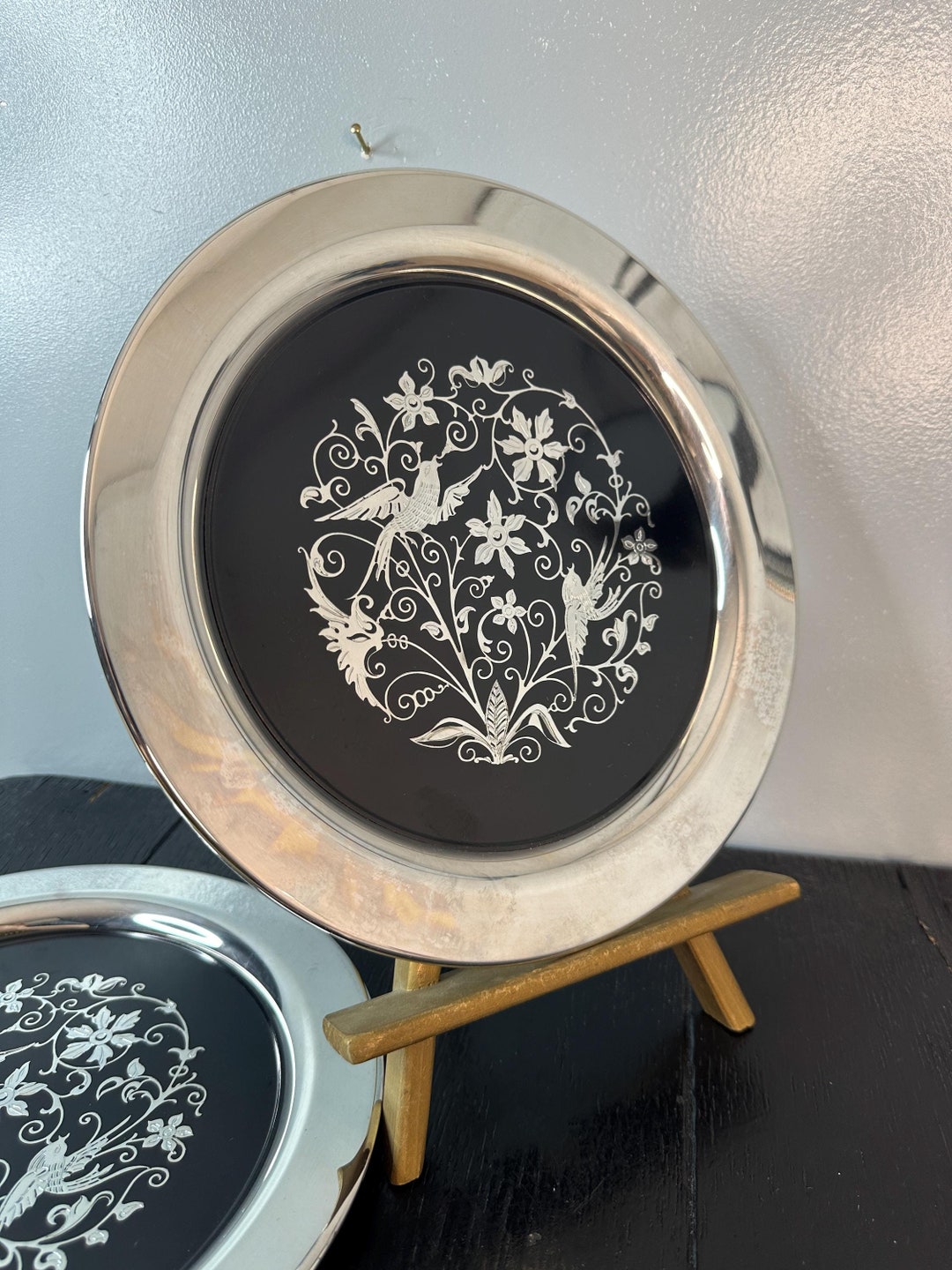 Vintage Oneida Silver Set Two Decorative Plate Black Bakelite Inlay ...