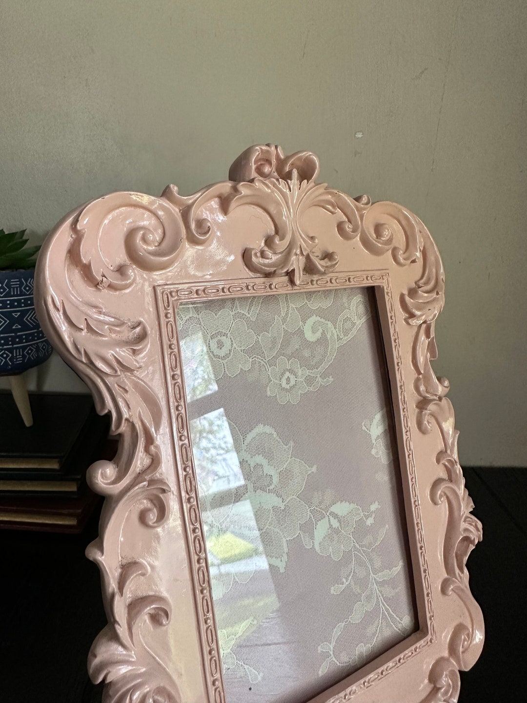 Vintage Pink Plastic Ceramic Floral Velvet Flowers Scroll Royal Gothic ...