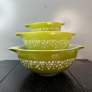 Vintage Pyrex Crazy Daisy Cinderella Mixing Green White Bowls Set of 3 ...