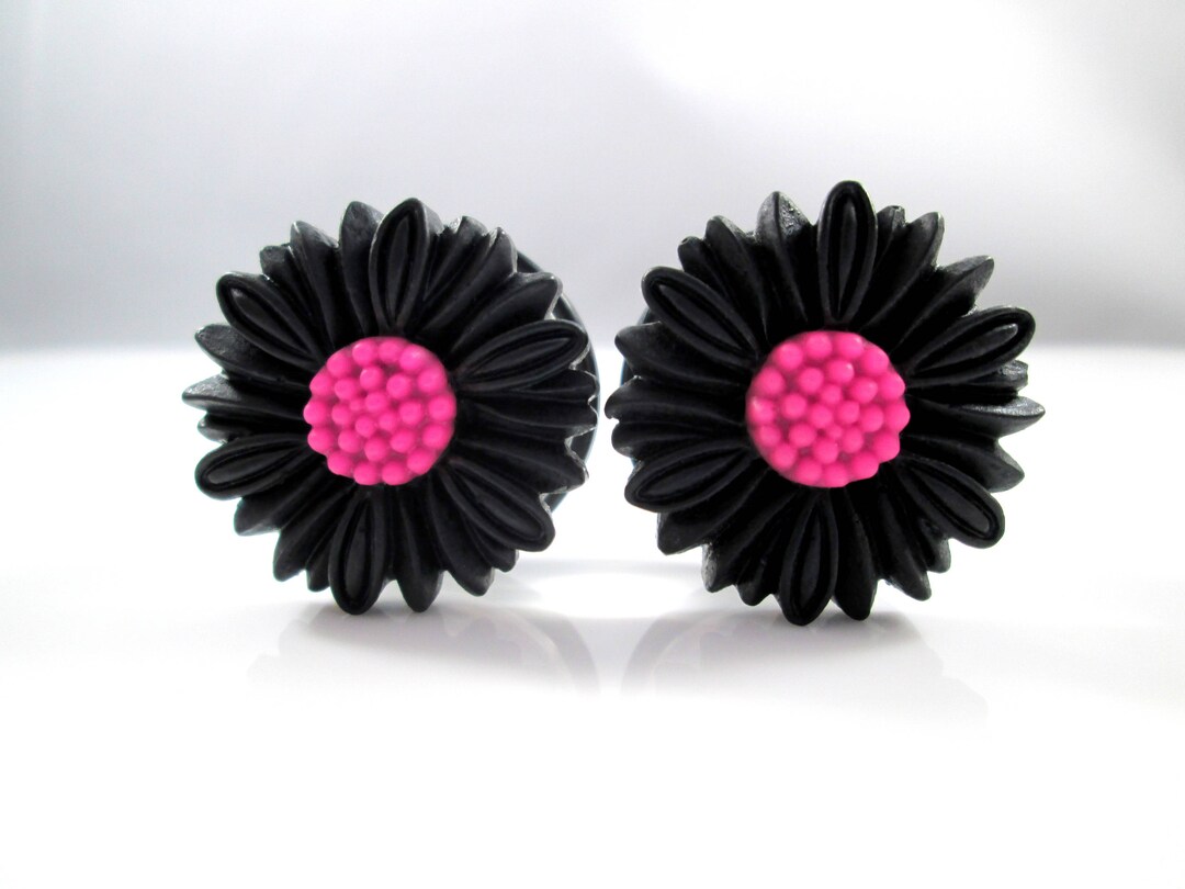 Black Daisy Flower Plugs: Hot Pink Center (3/4 In, 7/8 In) - Etsy