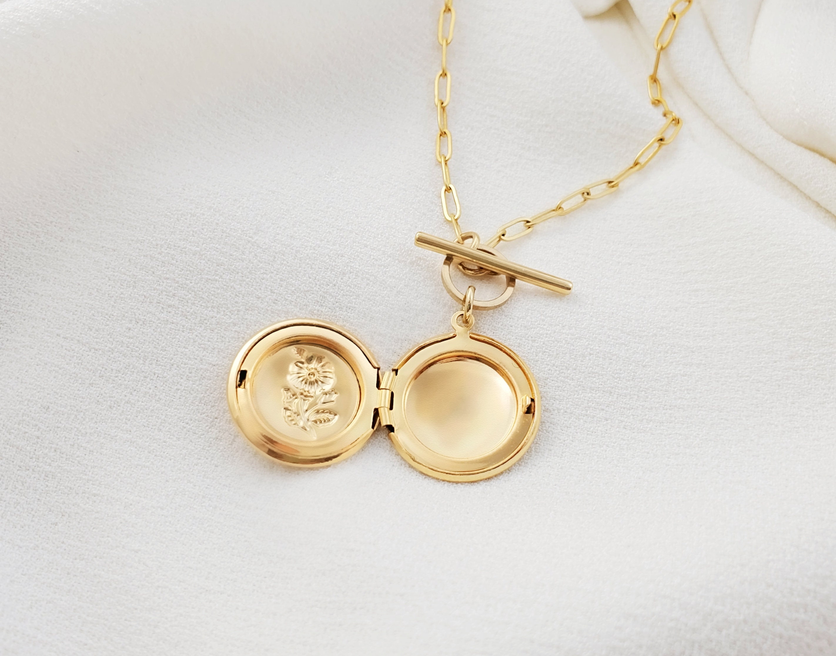 GOLD PHOTO LOCKET Opened Round Picture Locket Romantic | Etsy