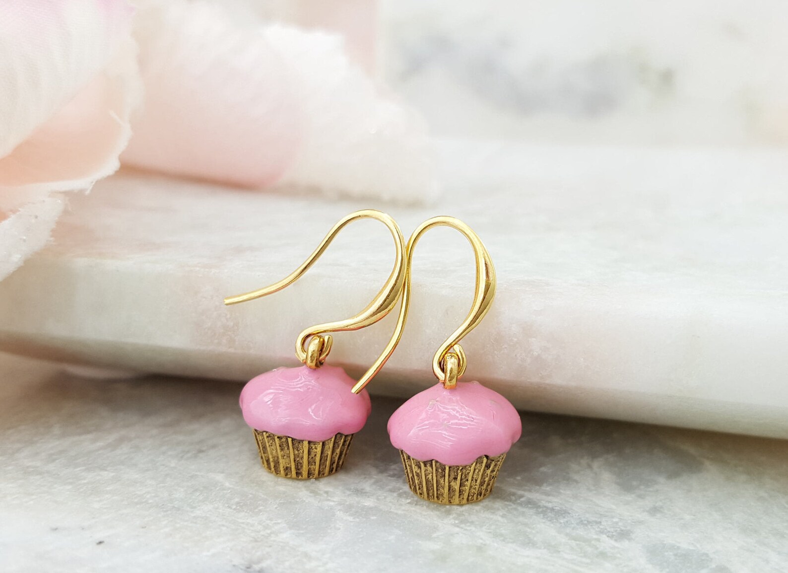 CUPCAKE NECKLACE GOLD Little Baker Necklace Gift, Bakering Gift for ...